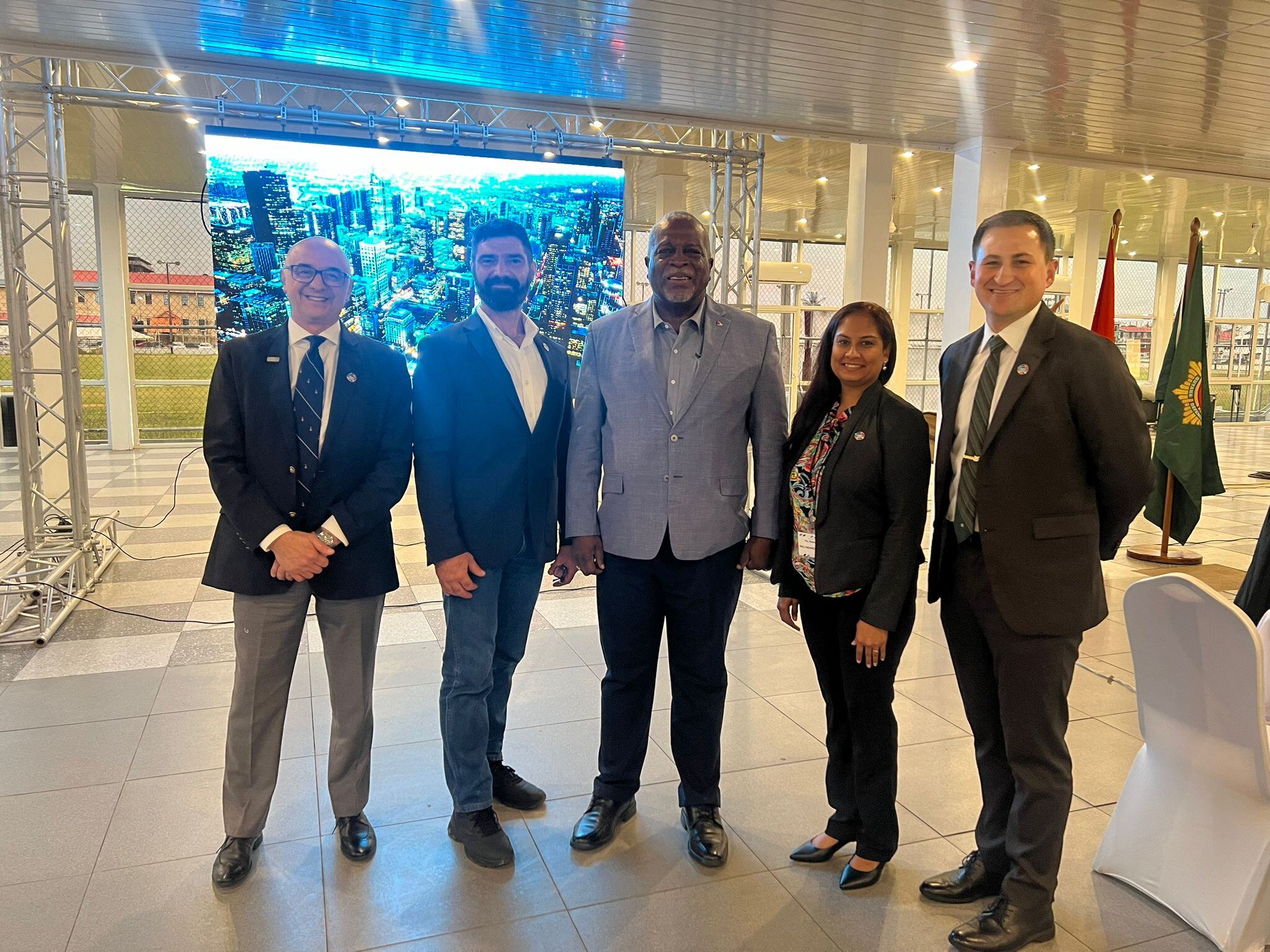 Presentación de RETOS en taller nacional en Guyana para fortalecer la preparación a derrames de ...